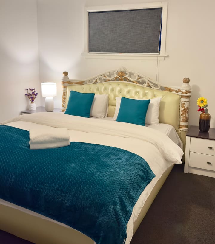 Cozy Super King Bed/garden View/self Check In - Governors Bay