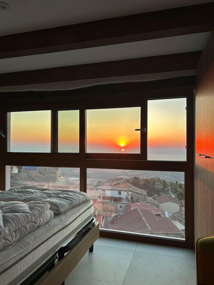 Meerblick Aus Den Bergen - Calabria