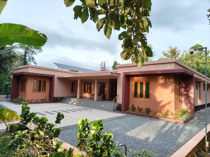 Aanmeez Homestay, - Thalassery