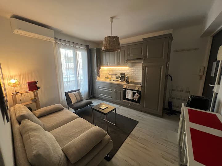 F2 Clim. Centre St-raphaël & Gare Plages à 900 M - Saint-Raphaël