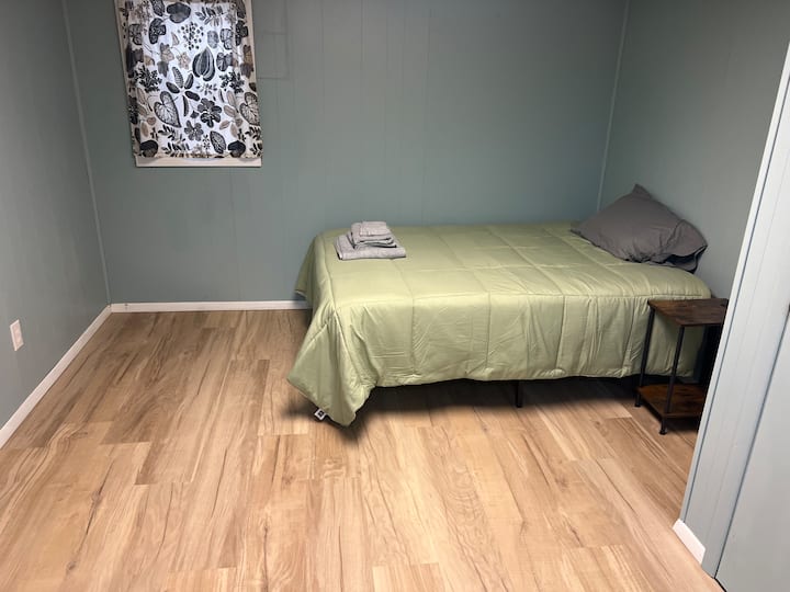 Newly Remodeled Basement Suite - Kirkwood, MO