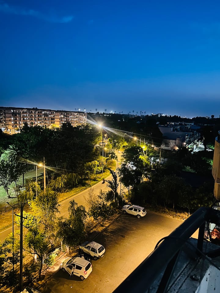 1bhk/2 Double Beds/2 Acs/sectr 63/near Fortis/cp67 - Chandigarh