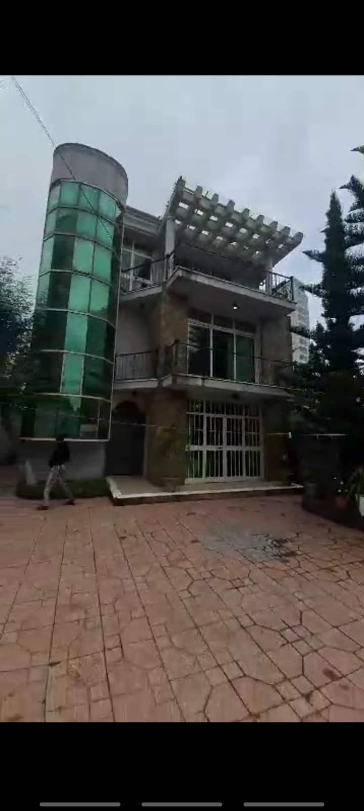 Bole Fully Furnished G+2 House - Addis-Abeba