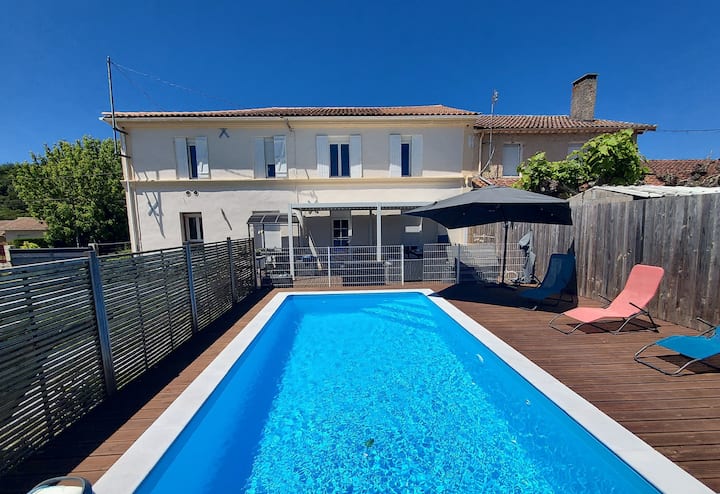 Maison 5 Chambres 3 Sdb Piscine Privée Chauffée - Salles