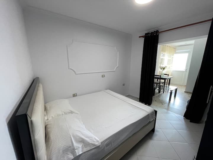 Rois Apartaments 1 - Ksamil