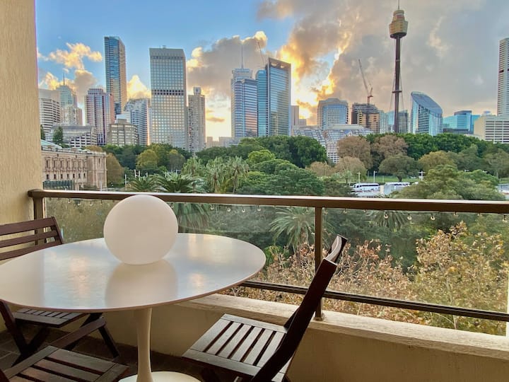 Sun-filled Modern Apartment With Hyde Park Views - Sydney central station
