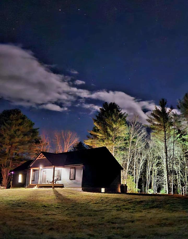 Lake Home Retreat • Hot Tub • Sleeps 9 • Near Ski - 挪威