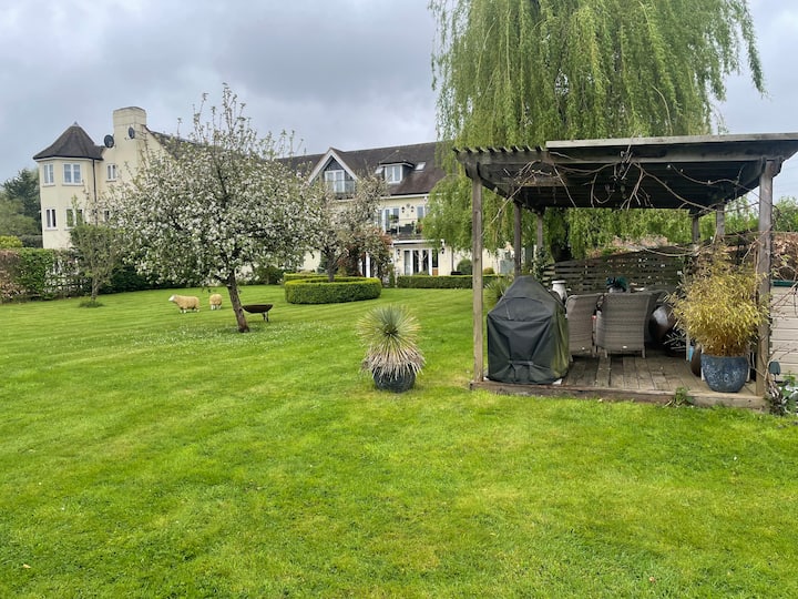 Beautifully Furnished Flat - Maidenhead