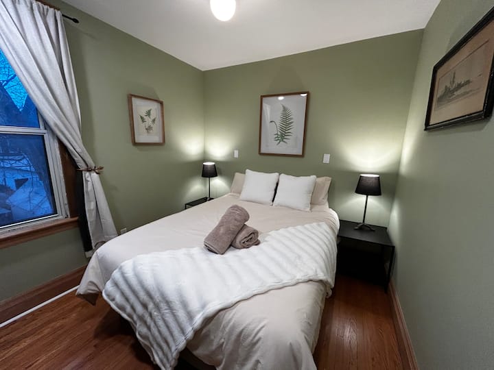 Leslieville Home Sweet Home - Toronto, ON