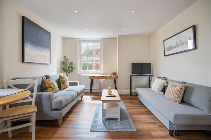 Charming Chelsea Blue Bird 1 Bedroom Apartment - London