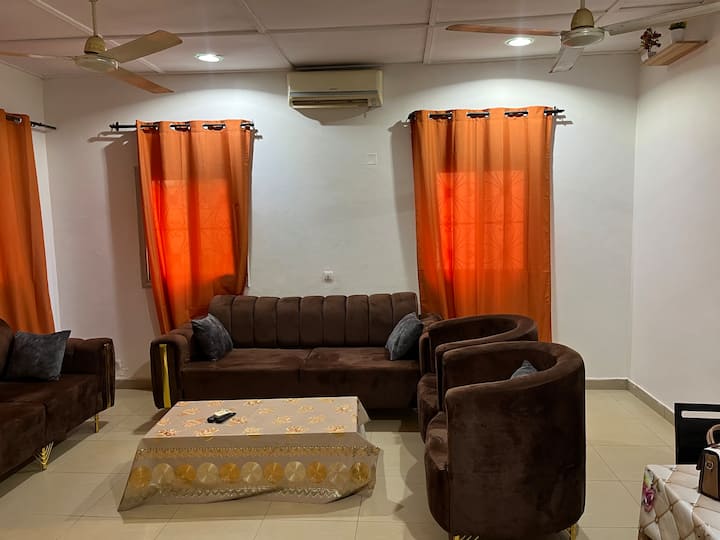 Grande Villa, Bien Situé, 2 Chambres Salon - Ouagadougou
