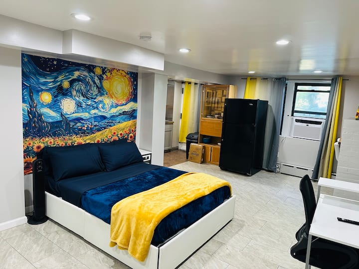 Studio W/ Own Laundry & Parking! - Newark, NJ