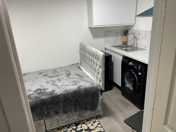 Cozy Mini Studio In Basildon - Basildon