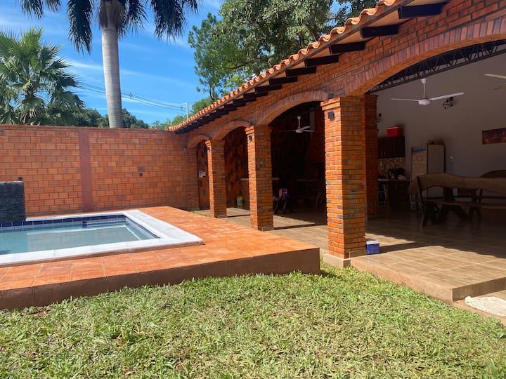 Hermoso Quincho Con Piscina A Estrenar En Itaugua! - Itauguá