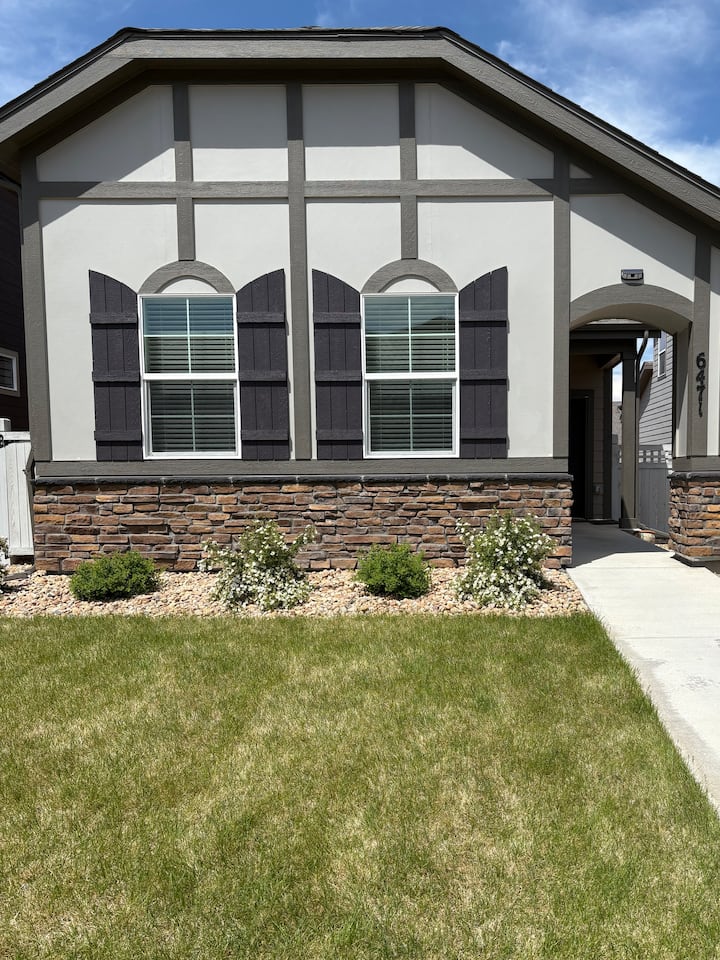 Modern Home Near Denver Airport & Gaylord Resort - Denver, CO
