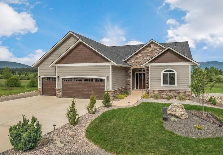 Lake Pend House, Sauna & Hot Tub, Panoramic Views - Sandpoint, ID