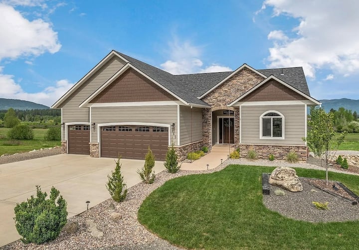 Lake Pend House, Sauna & Hot Tub, Pano Views - Sandpoint, ID