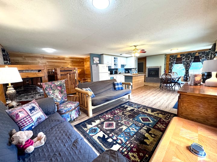 Cozy Cabin On Little Moose Lake & Snowmobile Trail - White Oak Casino