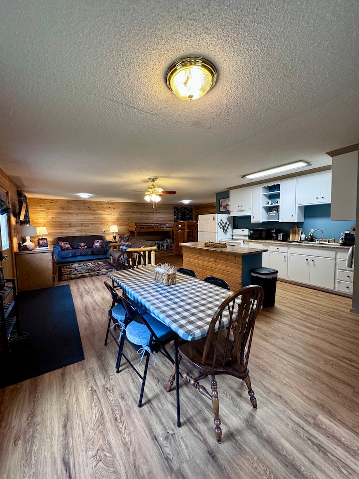 Cozy Cabin On Little Moose Lake & Snowmobile Trail - White Oak Casino