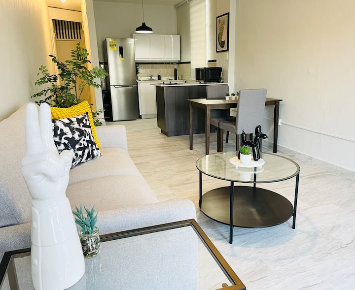 Comfy Little Gem - Ponce