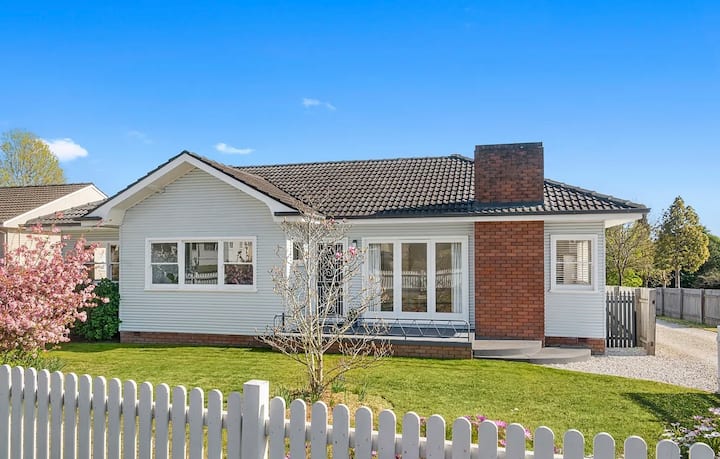 Charming Southern Highlands Cottage - Bowral