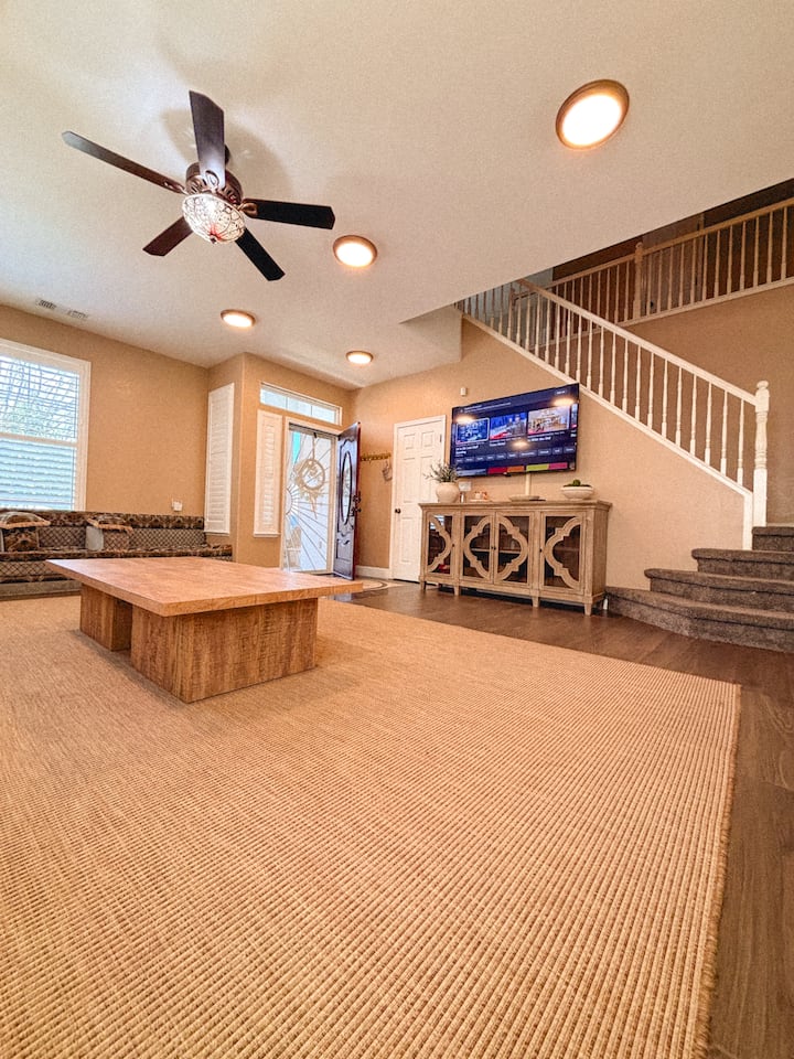 Sunny Family Retreat W/ Pool Near The Wolf Lodge - 맨티카