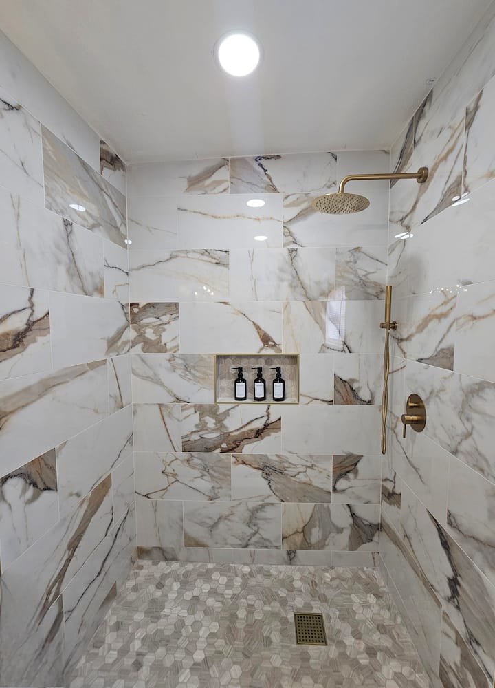 °*•Minutes To Downtown & Ybor•*° - Tampa, FL