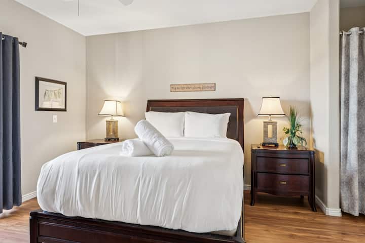 No Airbnb Fees! 2bdrm + Workspace | By Stadium - Avondale, AZ