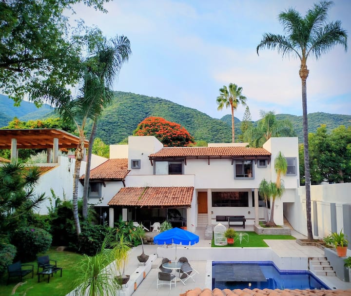 Villa La Floresta: Exclusive Accommodation - Ajijic