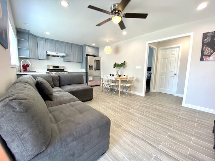 Lovely 2b2b House With Full Kitchen And Living Rm - Covina, CA