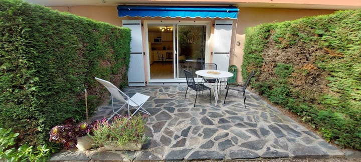 Joli F2 En Bord De Mer - Plage de Saint-Aygulf
