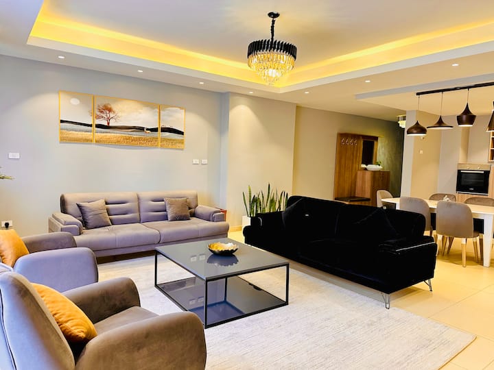 Prime Location: 3br Downtown Haven Steps From Bole - Addis Ababa