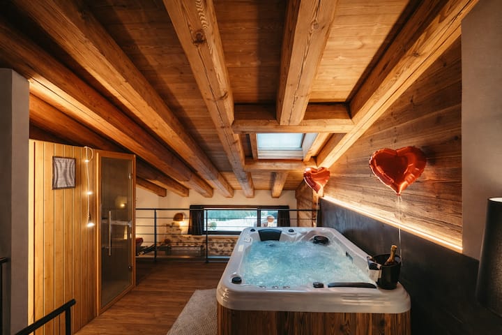 Luxury Spa Con Jacuzzi Privata Retreat +Vista Alpi - Italie