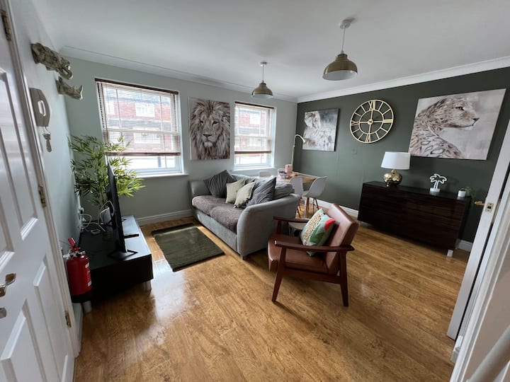 Ground Floor-freeparking-central - Hereford