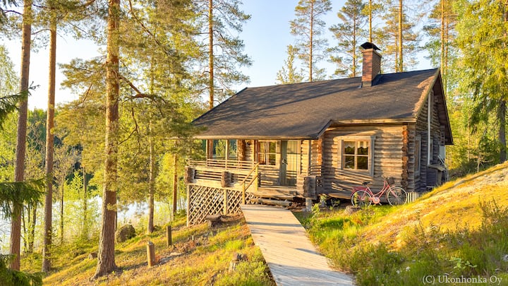 Stunning Two-story Lakeside Cottage In Hurissalo - Anttola