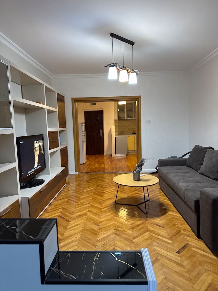 Apartament De îNchiriat. - Mehadia