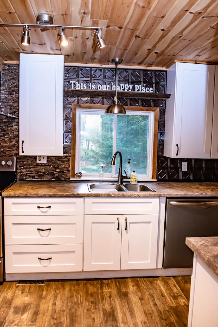 River Pine Retreat - Kawartha Lakes