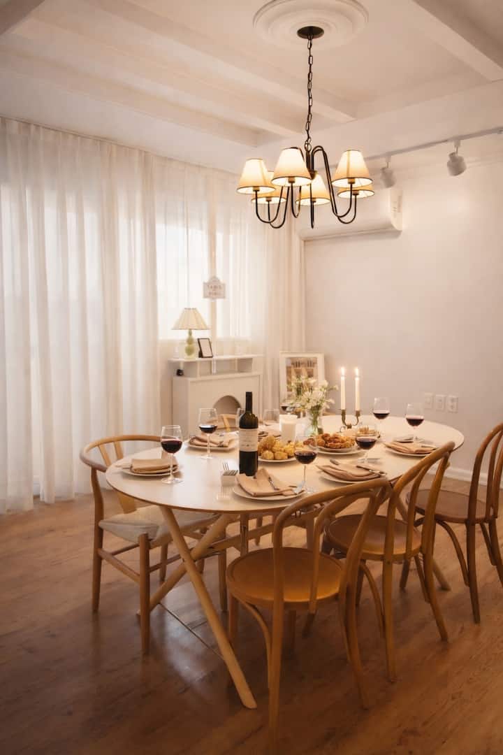 [Bongfran]연박할인!반월당역 5분|감성 가득한 프렌치 독채 (3룸,침대4|최대7인) - Daegu