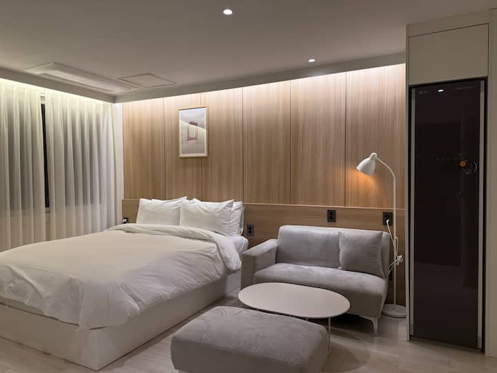 넘버25 김해시청 스위트룸(Hotel No.25 Gimhae Cityhall_suite) - Busan