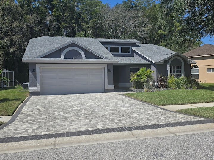 Newly Remodeled 3 Bedroom With Heated Pool - New Port Richey, FL