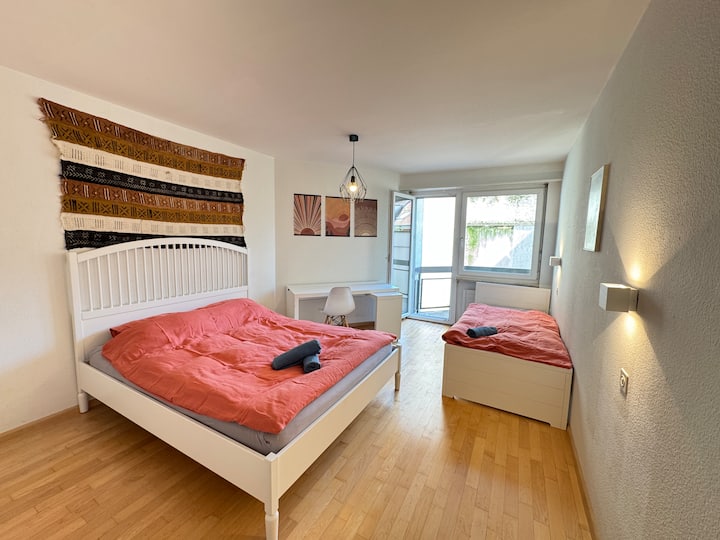 Grosses, Ruhiges Zimmer & Balkon - Bazel