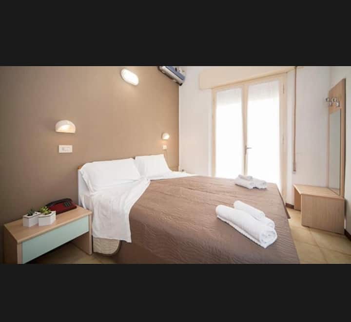 Hotel Semplice, A 50 Mt Dal Mare - Cattolica