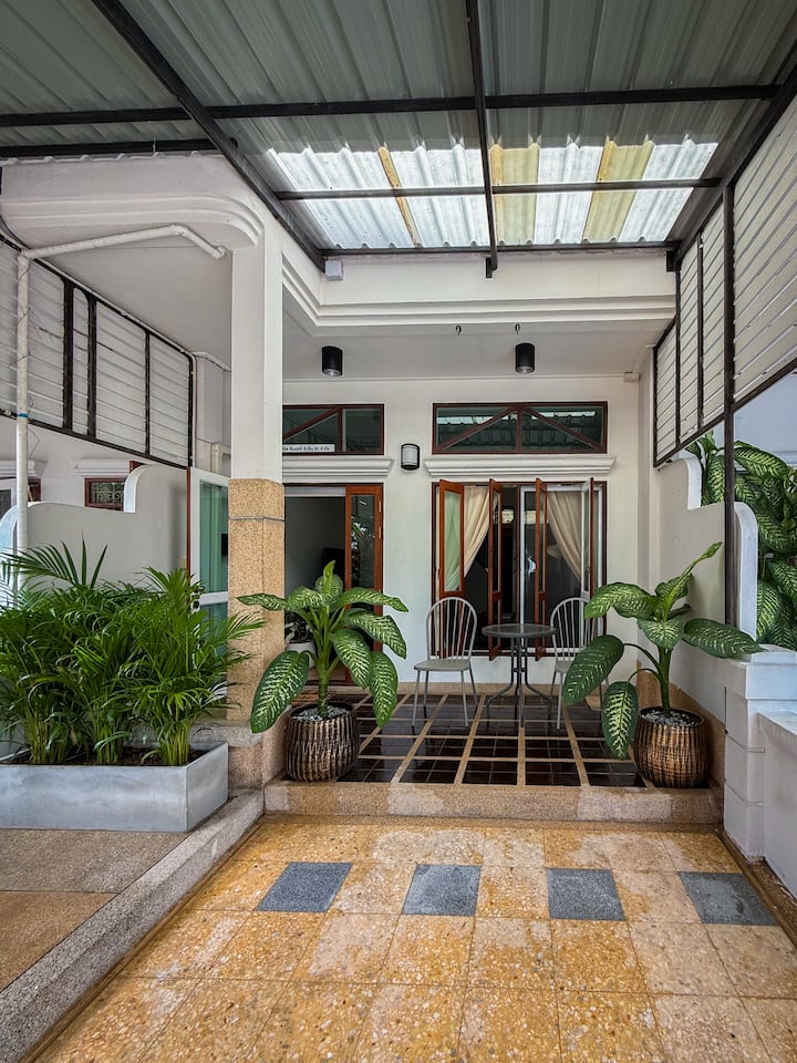 2br Townhouse Opposite Marakesh - Hua Hin