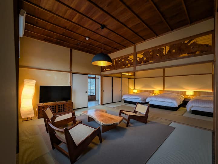 金井西洋館 もみじ - 佐渡島