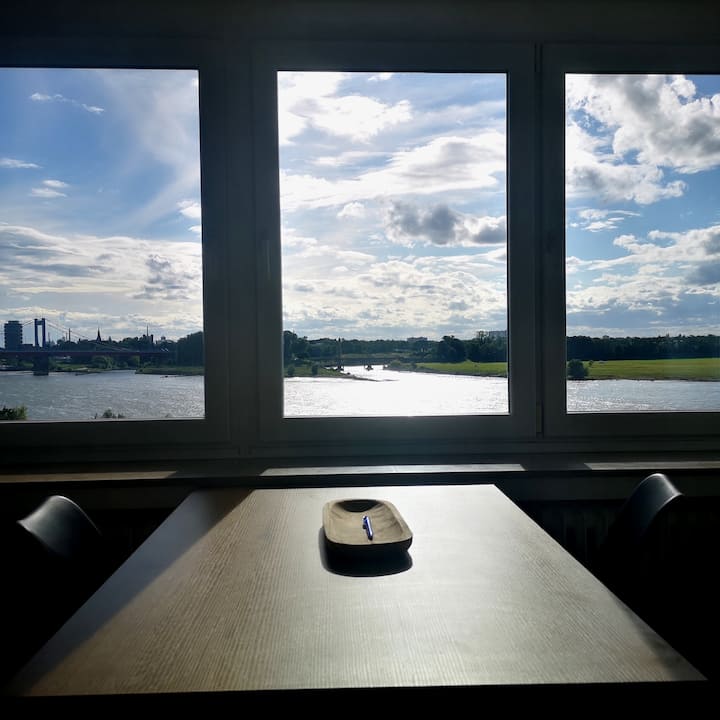 53 Qm - Rheinblick - Neu Saniert - Duisbourg