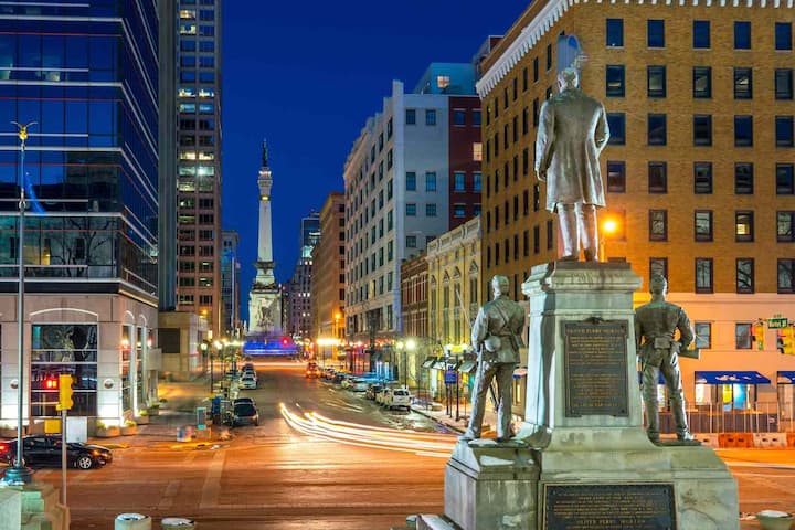 2bedroom Luxury Apartment In The Heart Of Downtown - Indianapolis, IN