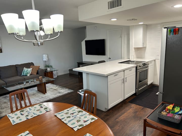 2br Townhouse Near Papago Park | Fast Wi-fi - Phoenix