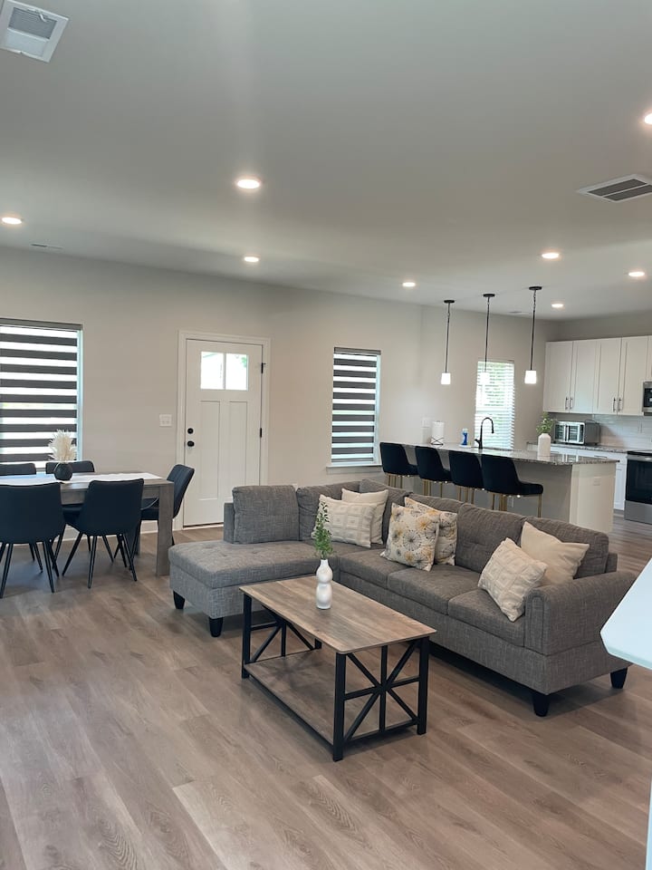 Modern Charlotte Home - Charlotte