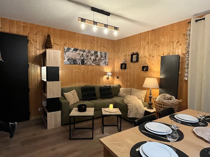 Chalet L'ouréa
La Joue Du Loup 6/8 Pers
Piscine - La Joue du Loup