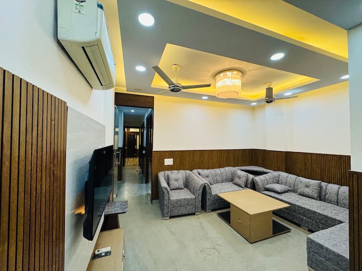 Luxury 2 Bed Condo In Lajpat Nagar Central Market - Nueva Delhi